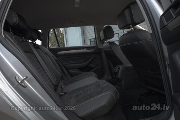 Grey Volkswagen Passat 2023 in Jelgava, with an engine capacity of 2.00 L and mileage of 202 thousand km for 20486 €, photo 10 on AUTOMOTO.COM.LV