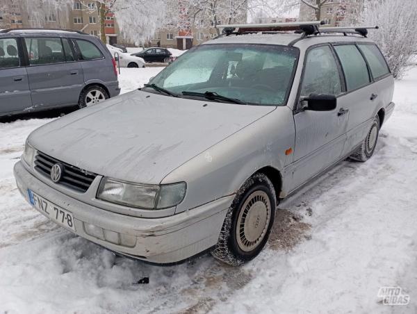 Grey Volkswagen Passat 1994 in Vilnius, with an engine capacity of 1.90 L and mileage of 300 thousand km for 700 €, photo 2 on AUTOMOTO.COM.LV