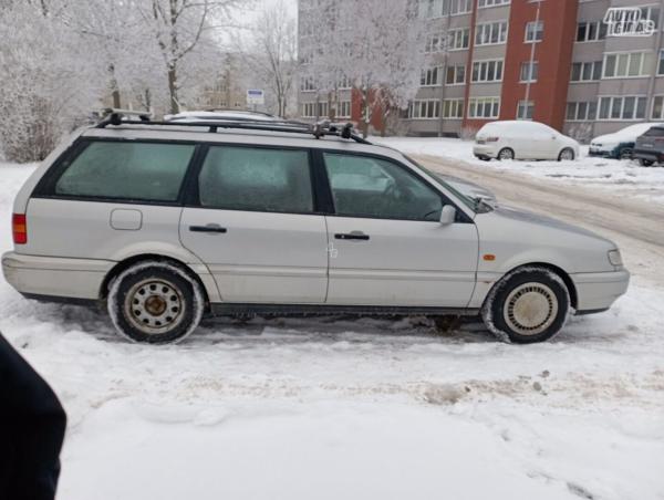 Grey Volkswagen Passat 1994 in Vilnius, with an engine capacity of 1.90 L and mileage of 300 thousand km for 700 €, photo 5 on AUTOMOTO.COM.LV