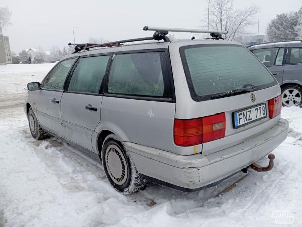 Grey Volkswagen Passat 1994 in Vilnius, with an engine capacity of 1.90 L and mileage of 300 thousand km for 700 €, photo 9 on AUTOMOTO.COM.LV