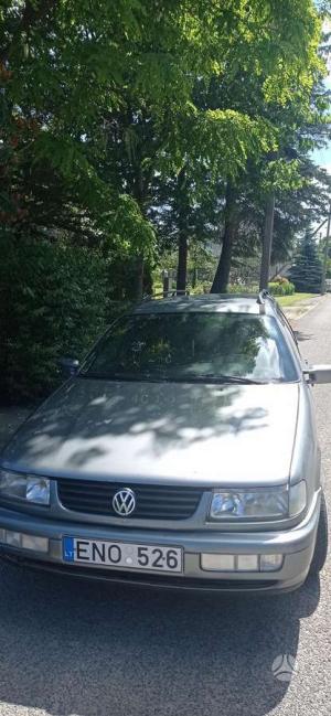 Pelēks Volkswagen Passat 1994 Anykščiai, ar dzinēja tilpumu 1.98 L un nobraukumu 380 tūkst. km par 1000 €, foto  vietnē AUTOMOTO.COM.LV