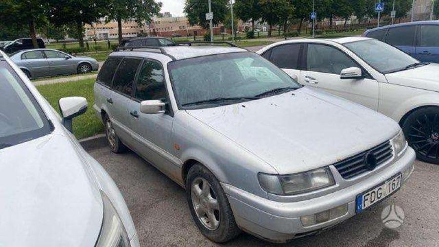 Pelēks Volkswagen Passat 1994 Šauļi, ar dzinēja tilpumu 1.90 L un nobraukumu 345 tūkst. km par 499 €, foto 1 vietnē AUTOMOTO.COM.LV