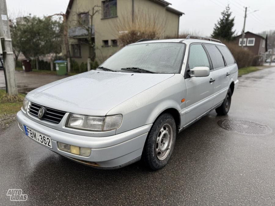 Grey Volkswagen Passat 1995 in Kaunas, with an engine capacity of 1.90 L and mileage of 266 thousand km for 650 €, photo 2 on AUTOMOTO.COM.LV