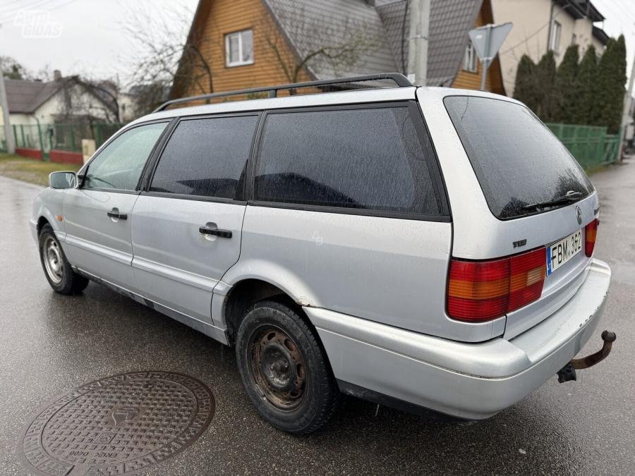 Grey Volkswagen Passat 1995 in Kaunas, with an engine capacity of 1.90 L and mileage of 266 thousand km for 650 €, photo 7 on AUTOMOTO.COM.LV
