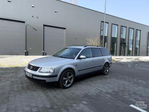 Pelēks Volkswagen Passat 1997 Viļņa, ar dzinēja tilpumu 1.90 L un nobraukumu 291 tūkst. km par 1400 €, foto 3 vietnē AUTOMOTO.COM.LV