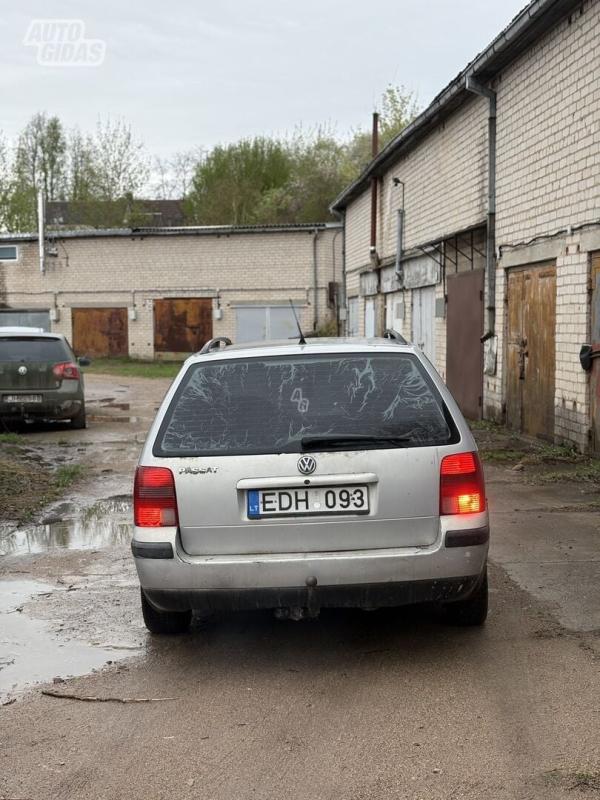 Grey Volkswagen Passat 1997 in Siauliai, with an engine capacity of 1.90 L and mileage of 330 thousand km for 400 €, photo 5 on AUTOMOTO.COM.LV
