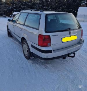 Pelēks Volkswagen Passat 1998 Jonava, ar dzinēja tilpumu 1.90 L un nobraukumu 282 tūkst. km par 899 €, foto 4 vietnē AUTOMOTO.COM.LV