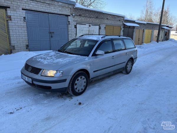 Grey Volkswagen Passat 1998 in Anyksciai, with an engine capacity of 1.90 L and mileage of 310 thousand km for 950 €, photo 1 on AUTOMOTO.COM.LV