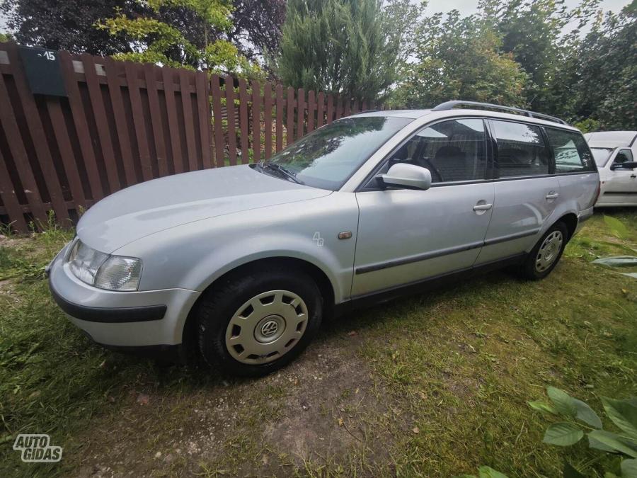 Pelēks Volkswagen Passat 1998 Marijampole, ar dzinēja tilpumu 1.60 L un nobraukumu 248 tūkst. km par 900 €, foto 3 vietnē AUTOMOTO.COM.LV