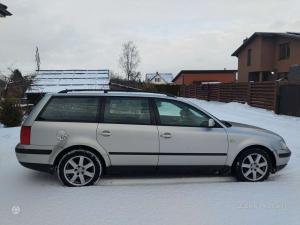 Grey Volkswagen Passat 1999 in Panevezys, with an engine capacity of 1.90 L and mileage of 321 thousand km for 1000 €, photo 2 on AUTOMOTO.COM.LV