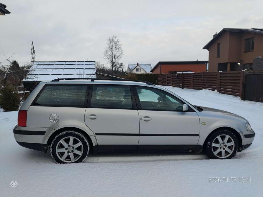 Grey Volkswagen Passat 1999 in Panevezys, with an engine capacity of 1.90 L and mileage of 321 thousand km for 1000 €, photo 2 on AUTOMOTO.COM.LV