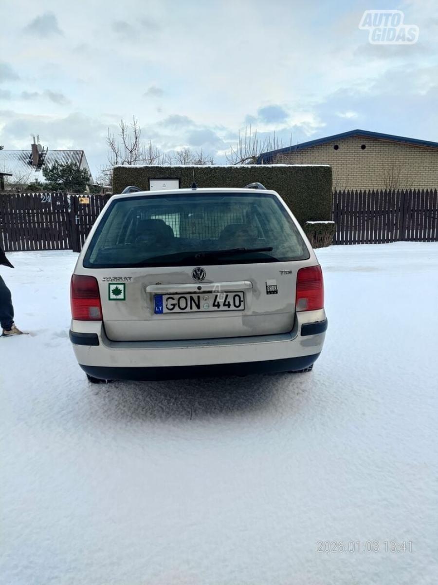 Grey Volkswagen Passat 1999 in Panevezys, with an engine capacity of 1.90 L and mileage of 321 thousand km for 1000 €, photo 5 on AUTOMOTO.COM.LV