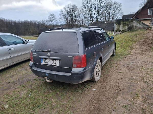 Grey Volkswagen Passat 1999 in Salcininkai, with an engine capacity of 1.90 L and mileage of 395 thousand km for 350 €, photo 6 on AUTOMOTO.COM.LV
