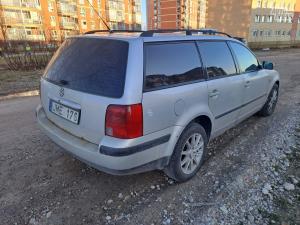 Grey Volkswagen Passat 1999 in Klaipeda, with an engine capacity of 1.90 L and mileage of 383 thousand km for 500 €, photo 3 on AUTOMOTO.COM.LV