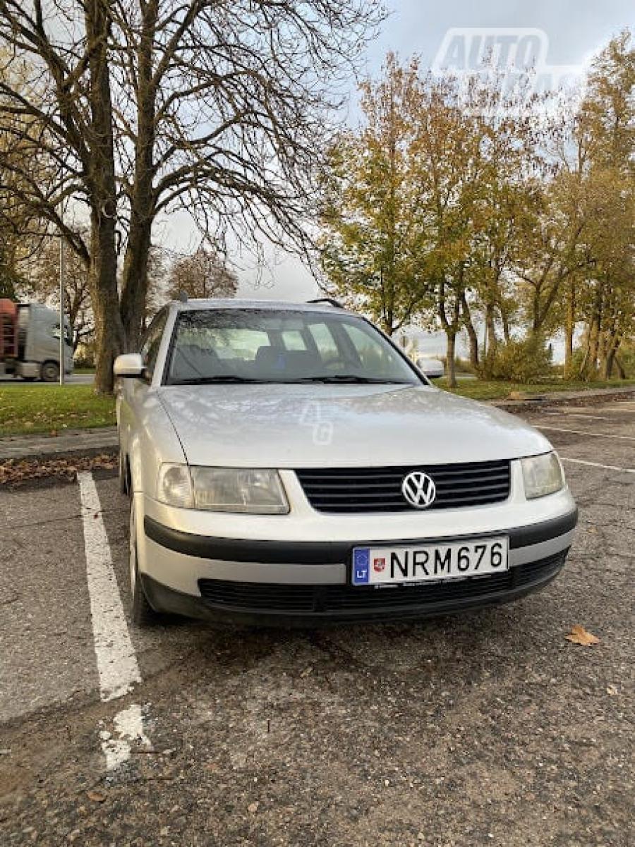 Grey Volkswagen Passat 1999 in Siauliai, with an engine capacity of 1.80 L and mileage of 400 thousand km for 1150 €, photo 1 on AUTOMOTO.COM.LV