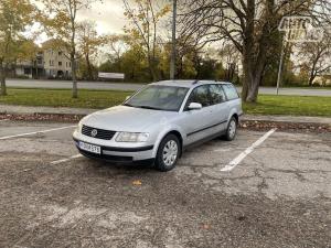 Grey Volkswagen Passat 1999 in Siauliai, with an engine capacity of 1.80 L and mileage of 400 thousand km for 1150 €, photo 3 on AUTOMOTO.COM.LV