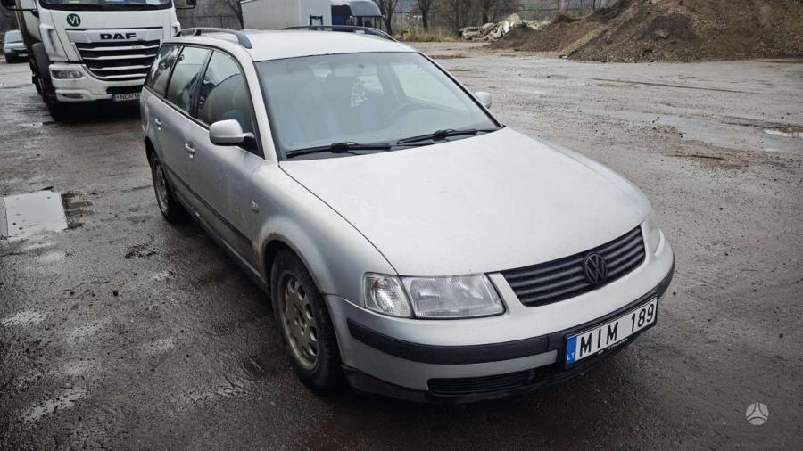Grey Volkswagen Passat 2000 in Kaunas, with an engine capacity of 1.90 L and mileage of 420 thousand km for 750 €, photo 3 on AUTOMOTO.COM.LV