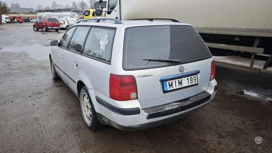 Grey Volkswagen Passat 2000 in Kaunas, with an engine capacity of 1.90 L and mileage of 420 thousand km for 750 €, photo 5 on AUTOMOTO.COM.LV