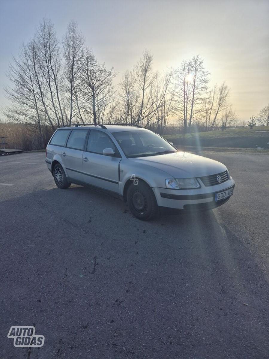 Pelēks Volkswagen Passat 2000 Vilkaviškis, ar dzinēja tilpumu 1.90 L un nobraukumu 381 tūkst. km par 700 €, foto 2 vietnē AUTOMOTO.COM.LV