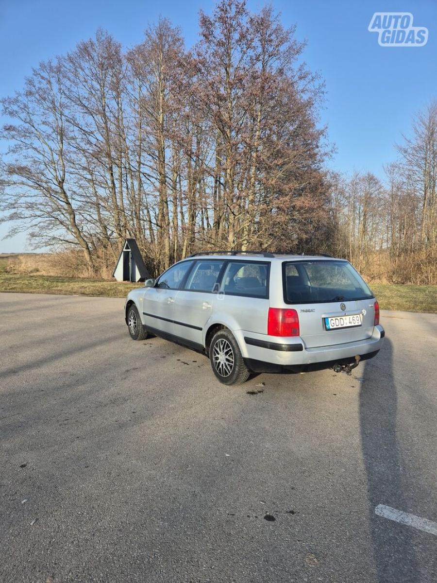 Pelēks Volkswagen Passat 2000 Vilkaviškis, ar dzinēja tilpumu 1.90 L un nobraukumu 381 tūkst. km par 700 €, foto 4 vietnē AUTOMOTO.COM.LV