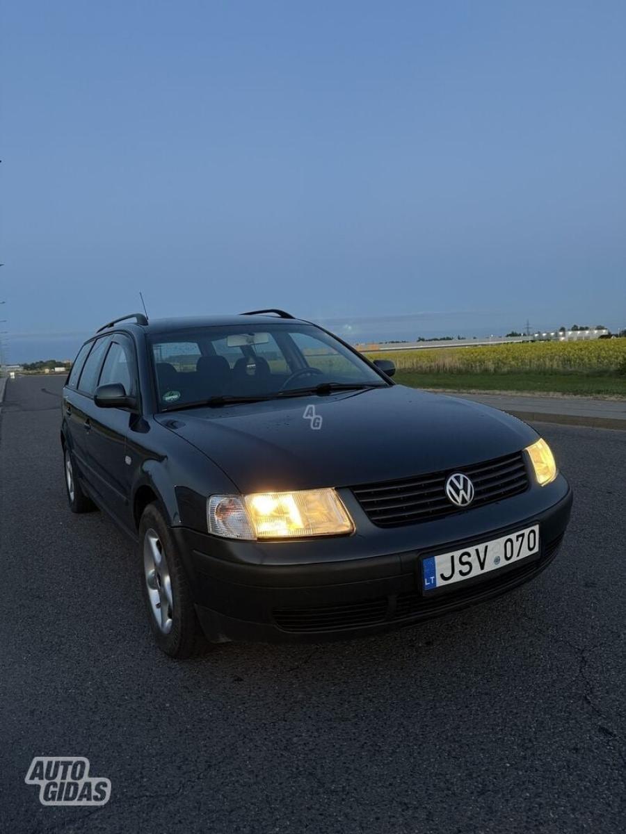 Grey Volkswagen Passat 2000 in Panevezys, with an engine capacity of 1.90 L and mileage of 337 thousand km for 1299 €, photo 1 on AUTOMOTO.COM.LV