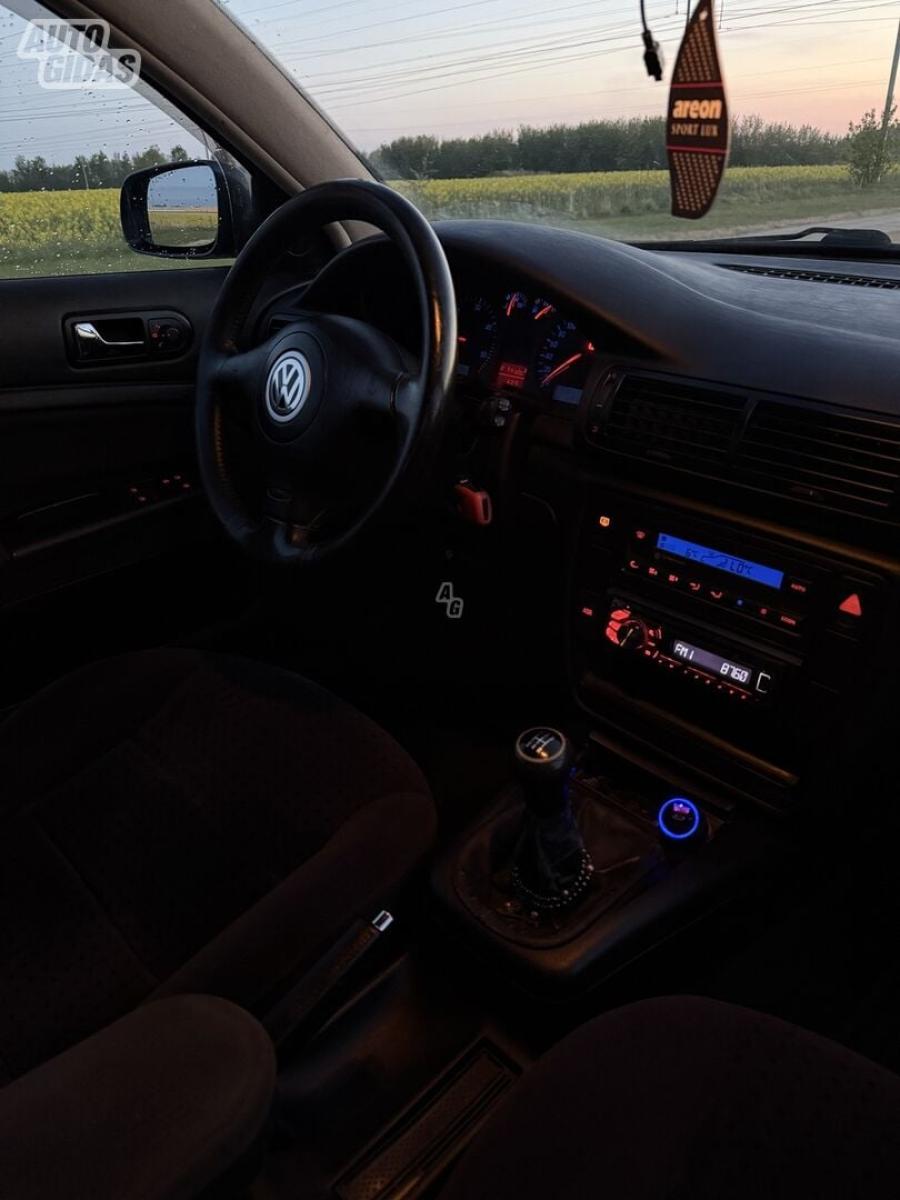 Grey Volkswagen Passat 2000 in Panevezys, with an engine capacity of 1.90 L and mileage of 337 thousand km for 1299 €, photo 8 on AUTOMOTO.COM.LV