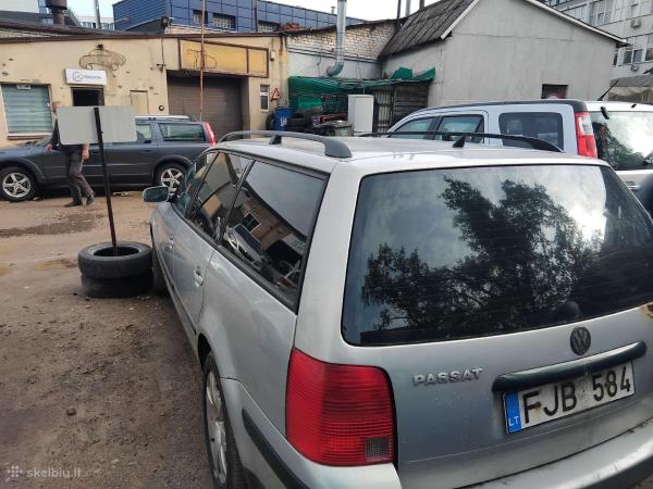 Pelēks Volkswagen Passat 2000 Viļņa, ar dzinēja tilpumu 1.80 L un nobraukumu 401 tūkst. km par 699 €, foto 1 vietnē AUTOMOTO.COM.LV