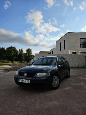 Pelēks Volkswagen Passat 2000 Viļņa, ar dzinēja tilpumu 1.90 L un nobraukumu 477 tūkst. km par 1050 €, foto  vietnē AUTOMOTO.COM.LV