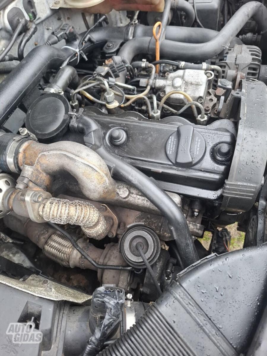 Pelēks Volkswagen Passat 2000 Elektrėnai, ar dzinēja tilpumu 1.90 L un nobraukumu 455 tūkst. km par 930 €, foto 17 vietnē AUTOMOTO.COM.LV