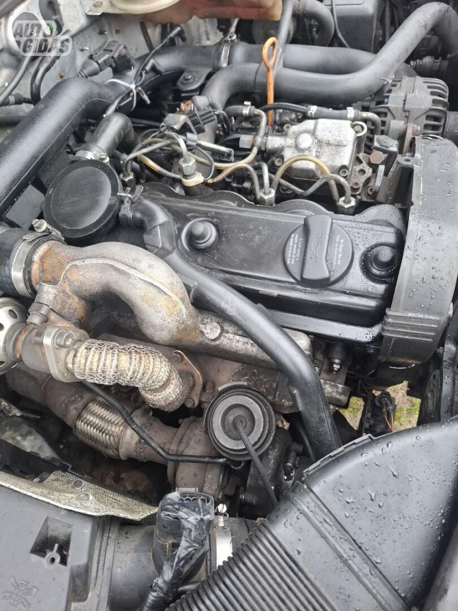 Pelēks Volkswagen Passat 2000 Elektrėnai, ar dzinēja tilpumu 1.90 L un nobraukumu 447 tūkst. km par 750 €, foto 16 vietnē AUTOMOTO.COM.LV
