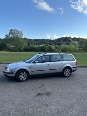 Pelēks Volkswagen Passat 2000 Kauņa, ar dzinēja tilpumu 1.90 L un nobraukumu 303 tūkst. km par 800 €, foto 3 vietnē AUTOMOTO.COM.LV