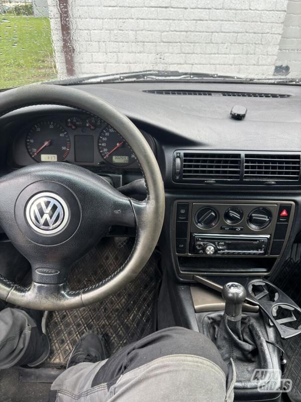 Pelēks Volkswagen Passat 2000 Kauņa, ar dzinēja tilpumu 1.90 L un nobraukumu 303 tūkst. km par 800 €, foto 7 vietnē AUTOMOTO.COM.LV