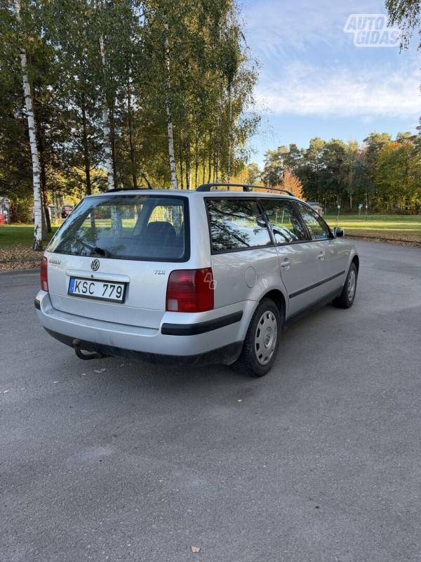 Фольксваген Пассат 2000 в Юрбаркас на AUTOMOTO.COM.LV Серый Фольксваген Пассат 2000 в Юрбаркас, объемом двигателя 1.90 л и пробегом 342 тыс. км за 1350 €, фото 4 на AUTOMOTO.COM.LV