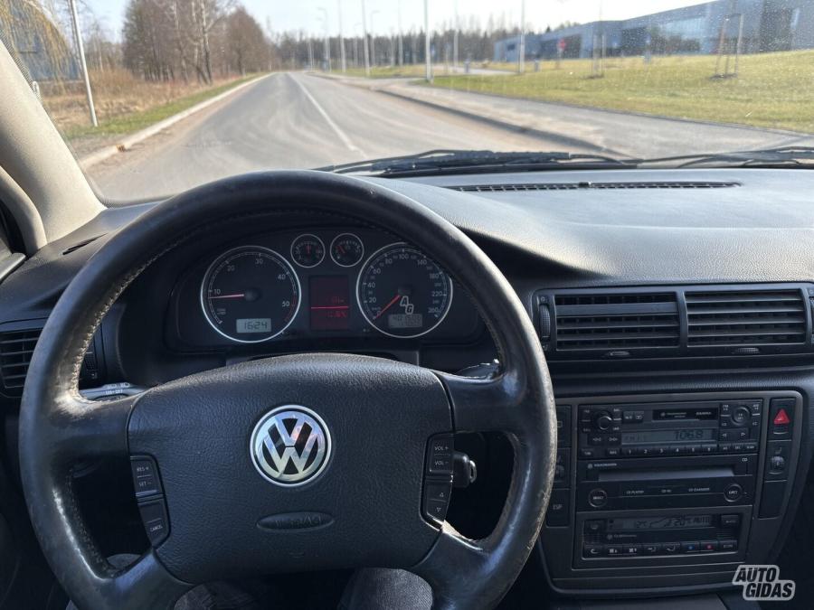 Pelēks Volkswagen Passat 2001 Kaišiadorys, ar dzinēja tilpumu 1.90 L un nobraukumu 402 tūkst. km par 1300 €, foto 15 vietnē AUTOMOTO.COM.LV