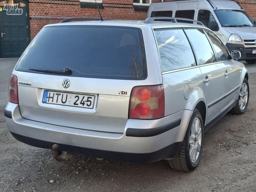 Pelēks Volkswagen Passat 2001 Šilutė, ar dzinēja tilpumu 1.90 L un nobraukumu 380 tūkst. km par 1350 €, foto 5 vietnē AUTOMOTO.COM.LV
