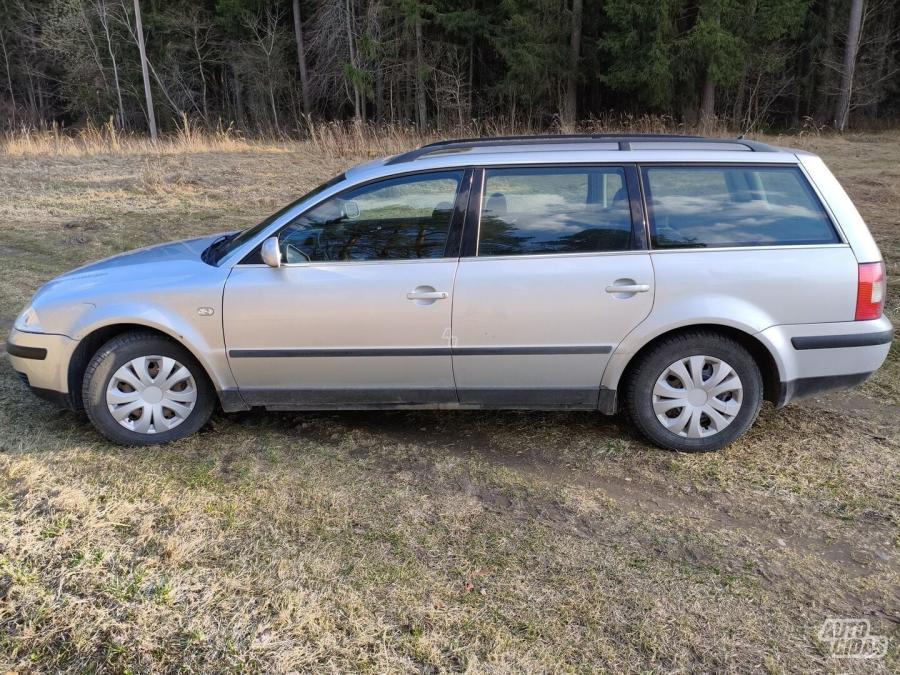 Pelēks Volkswagen Passat 2001 Viļņa, ar dzinēja tilpumu 1.60 L un nobraukumu 318 tūkst. km par 750 €, foto 4 vietnē AUTOMOTO.COM.LV