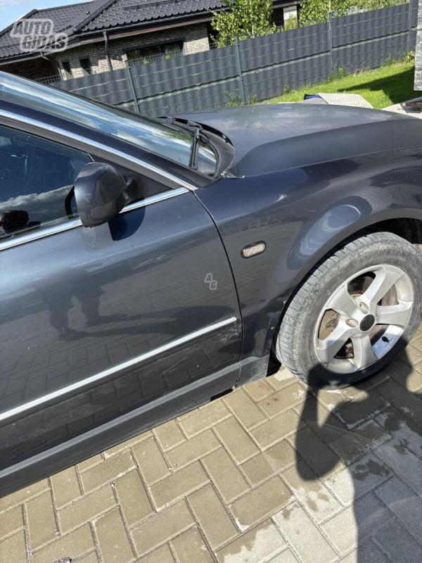 Pelēks Volkswagen Passat 2001 Viļņa, ar dzinēja tilpumu 1.90 L un nobraukumu 400 tūkst. km par 1200 €, foto 1 vietnē AUTOMOTO.COM.LV