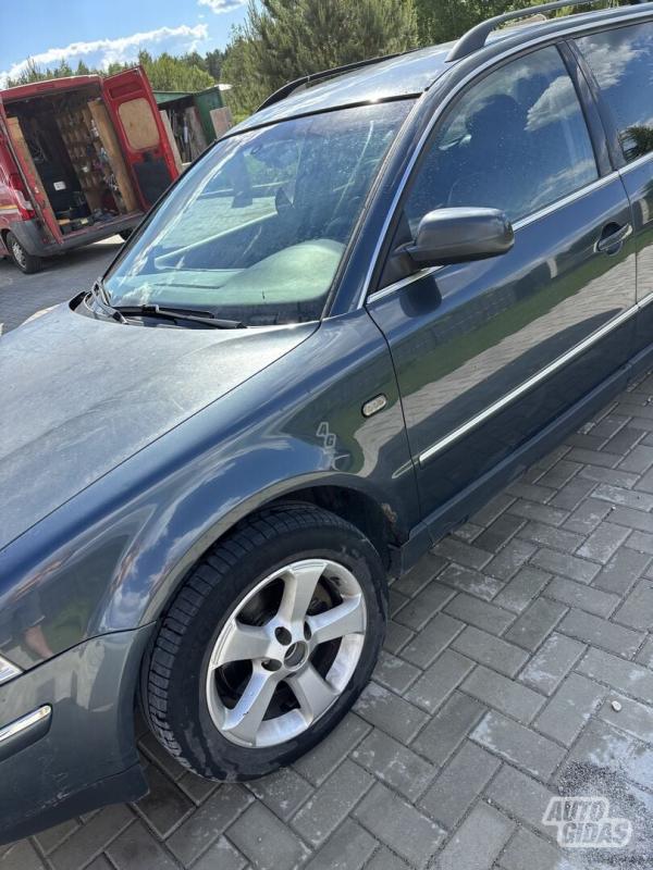Pelēks Volkswagen Passat 2001 Viļņa, ar dzinēja tilpumu 1.90 L un nobraukumu 400 tūkst. km par 1200 €, foto 3 vietnē AUTOMOTO.COM.LV