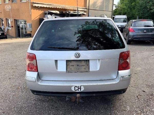 Grey Volkswagen Passat 2001 in Vilnius, with an engine capacity of 2.77 L and mileage of 212 thousand km for 3300 €, photo 6 on AUTOMOTO.COM.LV