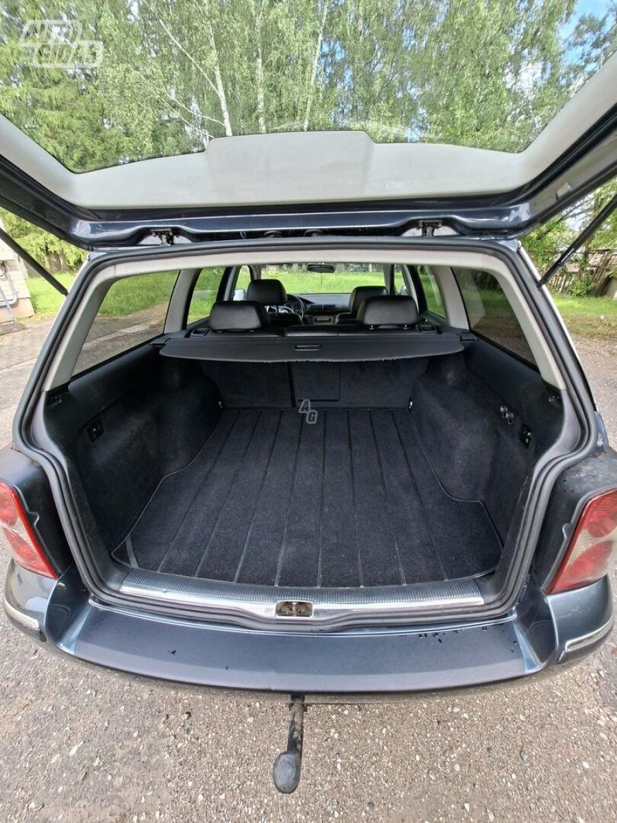 Grey Volkswagen Passat 2001 in Marijampole, with an engine capacity of 1.90 L and mileage of 39 thousand km for 2850 €, photo 15 on AUTOMOTO.COM.LV