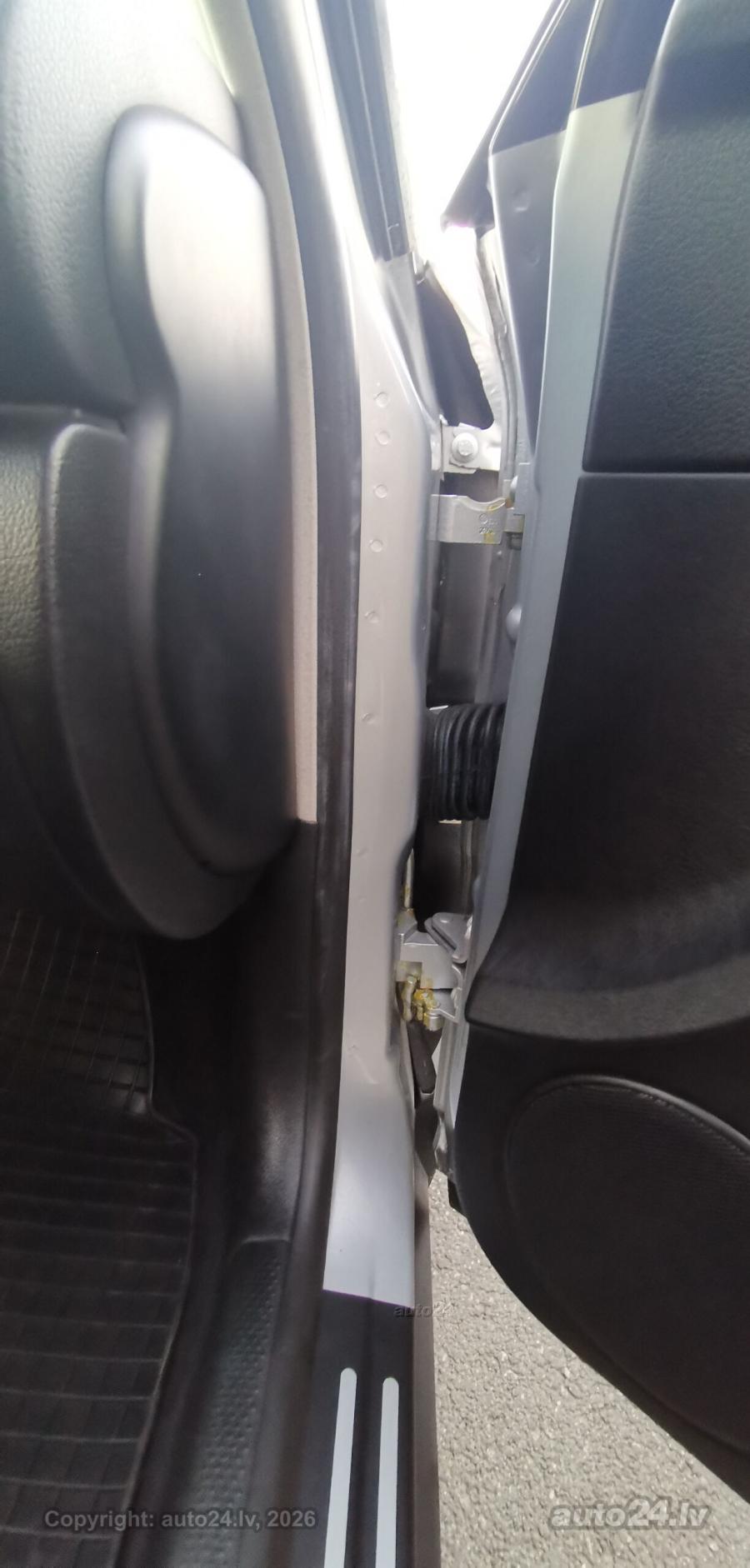 Pelēks Volkswagen Passat 2001 Tallina, ar dzinēja tilpumu 1.90 L un nobraukumu 214 tūkst. km par 4850 €, foto 20 vietnē AUTOMOTO.COM.LV