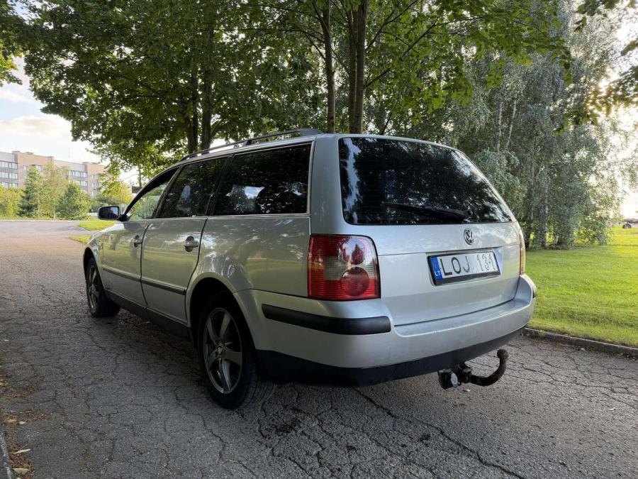 Grey Volkswagen Passat 2001 in Plunge, with an engine capacity of 1.90 L and mileage of 234 thousand km for 1700 €, photo 1 on AUTOMOTO.COM.LV