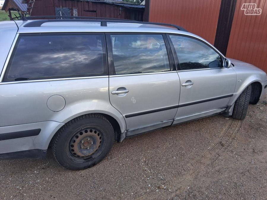 Grey Volkswagen Passat 2001 in Alytus, with an engine capacity of 1.90 L and mileage of 375 thousand km for 1150 €, photo 8 on AUTOMOTO.COM.LV