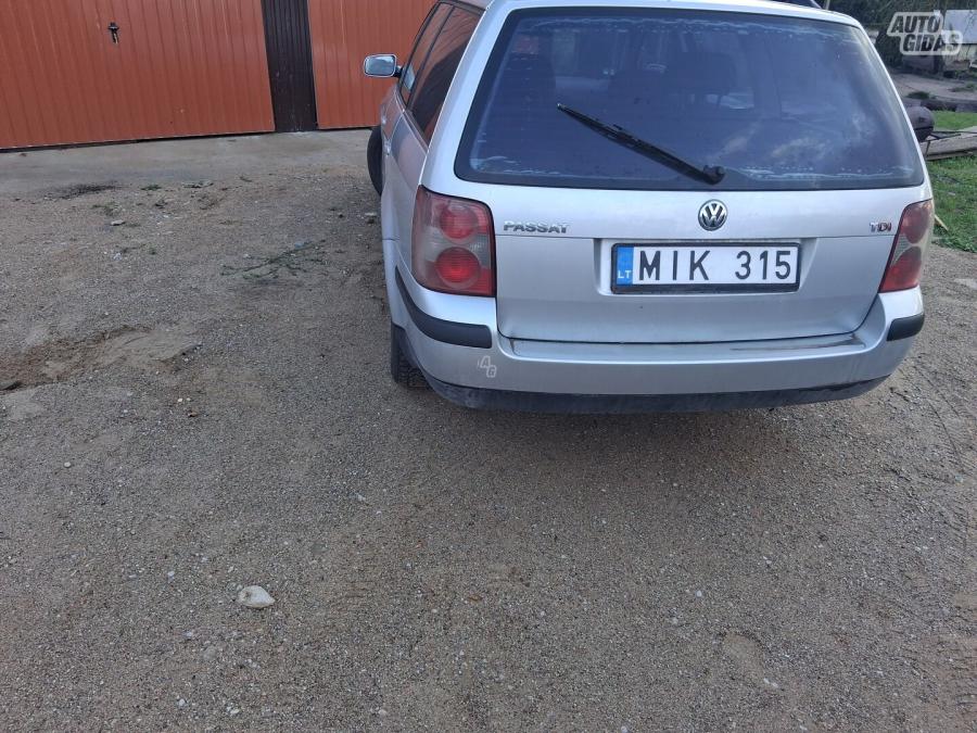 Grey Volkswagen Passat 2001 in Alytus, with an engine capacity of 1.90 L and mileage of 375 thousand km for 1150 €, photo 9 on AUTOMOTO.COM.LV