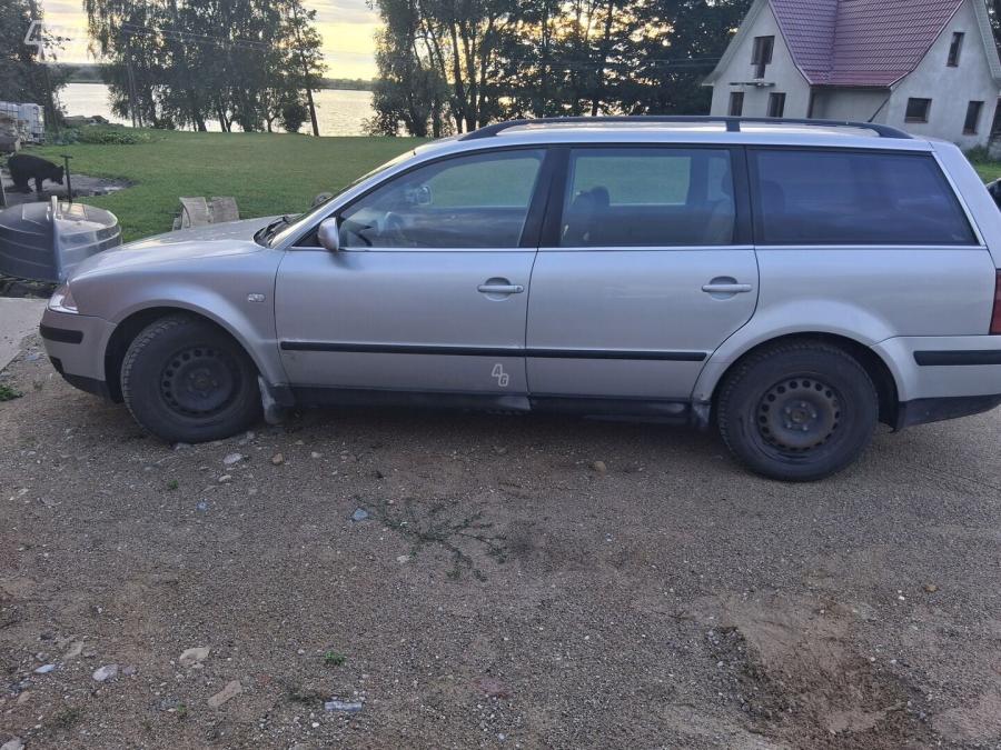Grey Volkswagen Passat 2001 in Alytus, with an engine capacity of 1.90 L and mileage of 375 thousand km for 1150 €, photo 14 on AUTOMOTO.COM.LV
