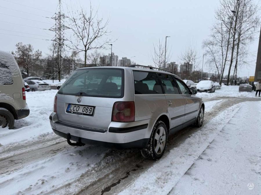 Серый Фольксваген Пассат 2002 в Вильнюс, объемом двигателя 1.90 л и пробегом 310 тыс. км за 1350 €, фото 4 на AUTOMOTO.COM.LV