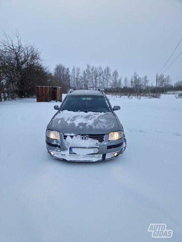 Grey Volkswagen Passat 2002 in Marijampole, with an engine capacity of 1.90 L and mileage of 368 thousand km for 1000 €, photo 2 on AUTOMOTO.COM.LV