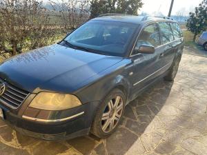Pelēks Volkswagen Passat 2002 Panevēža, ar dzinēja tilpumu 1.90 L un nobraukumu 392 tūkst. km par 1350 €, foto  vietnē AUTOMOTO.COM.LV