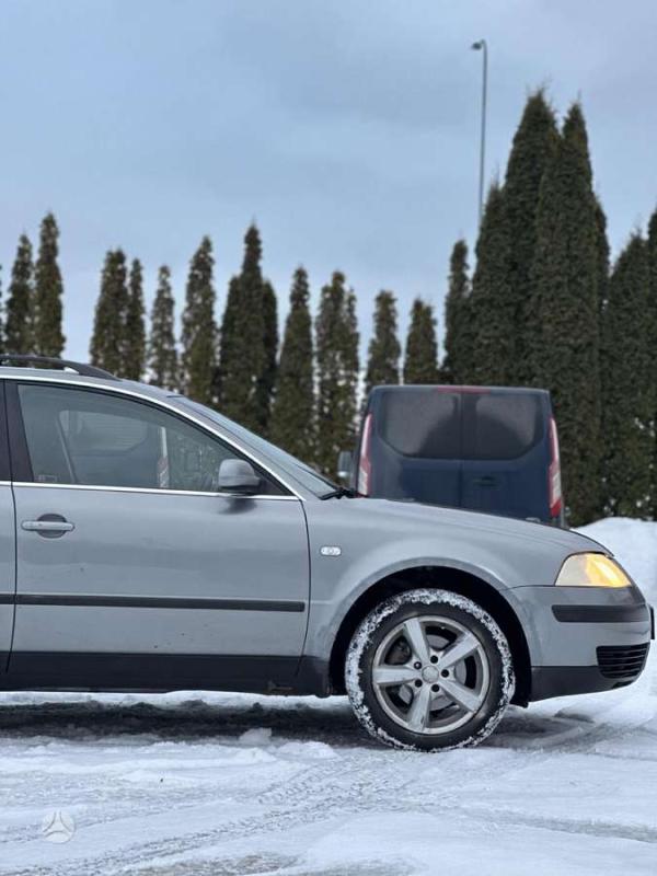 Grey Volkswagen Passat 2002 in Vilnius, with an engine capacity of 1.90 L and mileage of 345 thousand km for 1350 €, photo 9 on AUTOMOTO.COM.LV