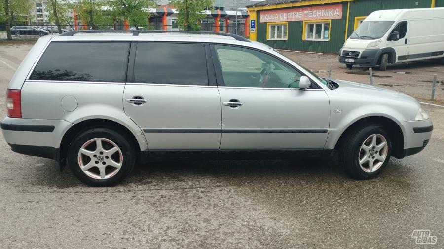Pelēks Volkswagen Passat 2002 Marijampole, ar dzinēja tilpumu 1.90 L un nobraukumu 285 tūkst. km par 1600 €, foto 1 vietnē AUTOMOTO.COM.LV